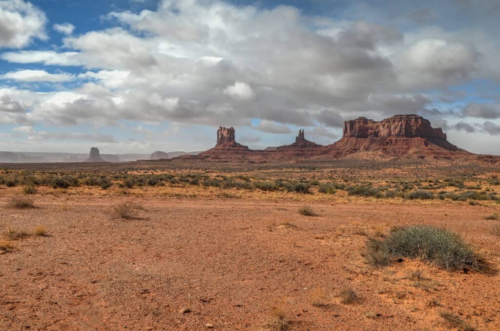 Monument Valley to Moab Road Trip – Best Stops, Viewpoints & Scenic Drives