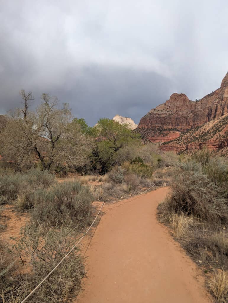 The Watchman Trail | Zion Hiking Guide