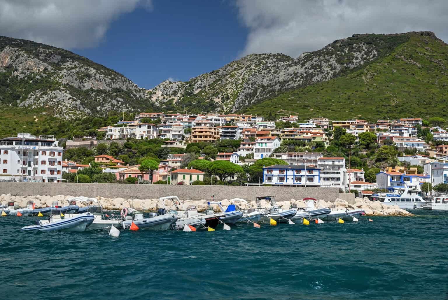 Cala Luna Beach, Sardinia – Boat Access, Hike & How to Visit